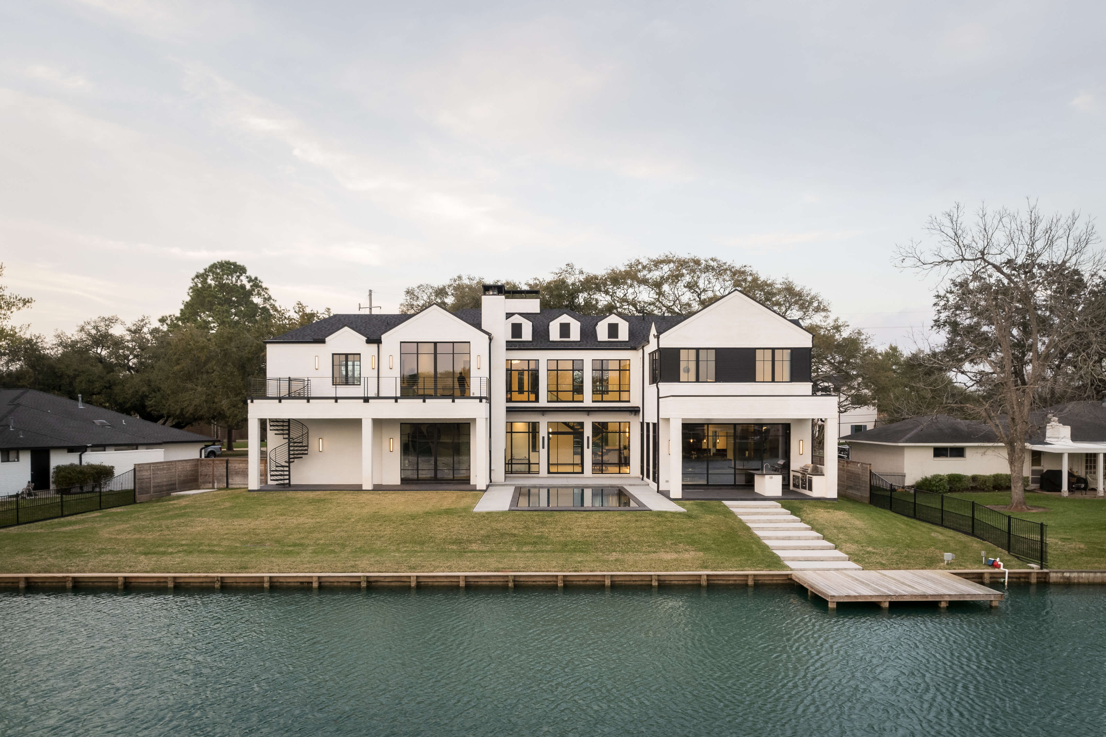 Lakeside Modern | Portfolio | Sims Luxury Builders
